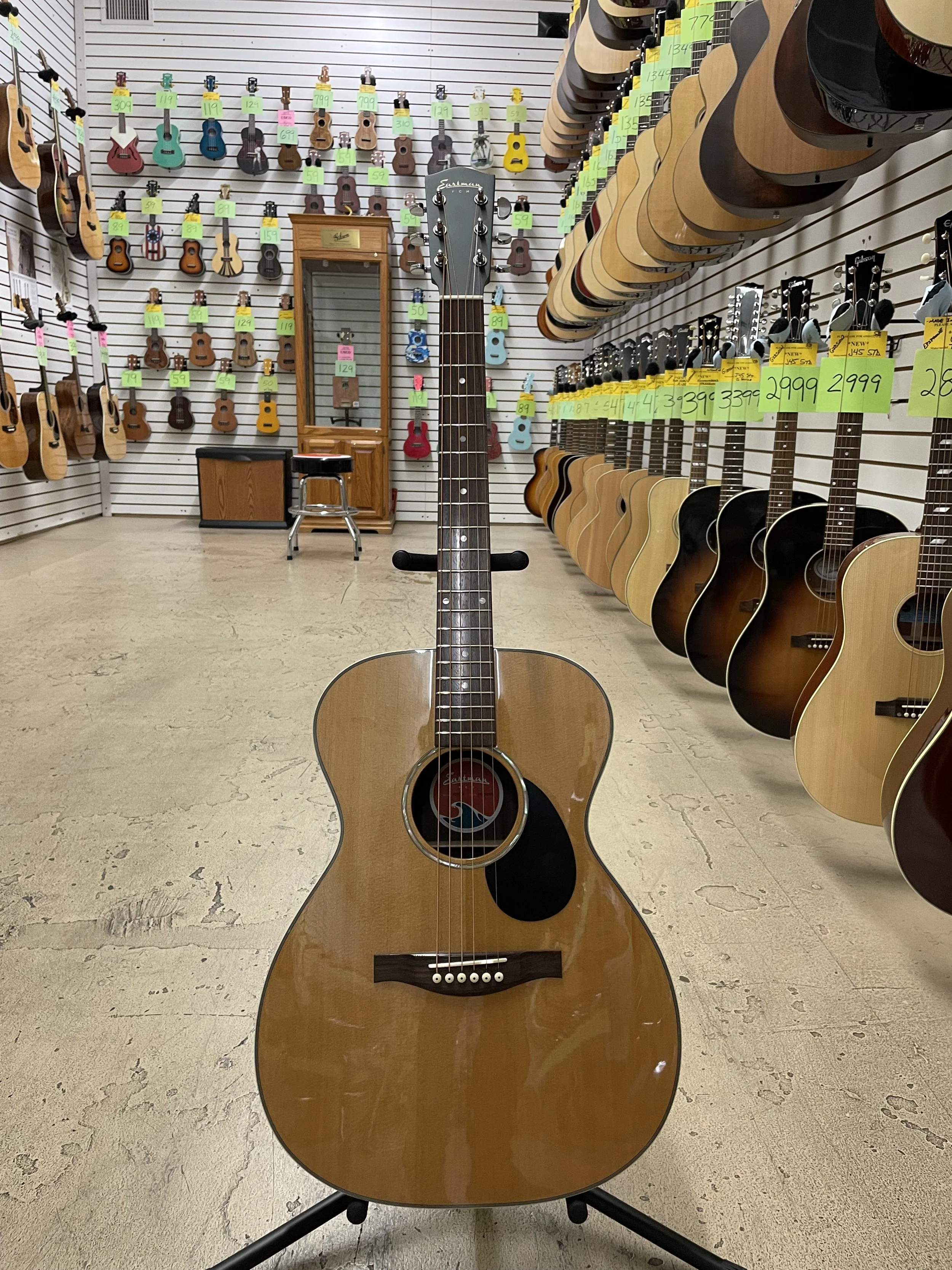 Eastman Acoustic Guitars — Bizarre Guitar