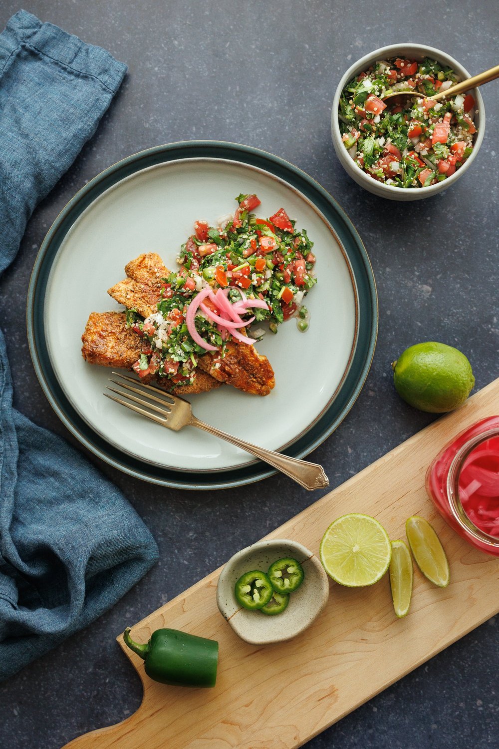 Poisson blanc à la mexicaine & salsa — Vert Couleur Persil