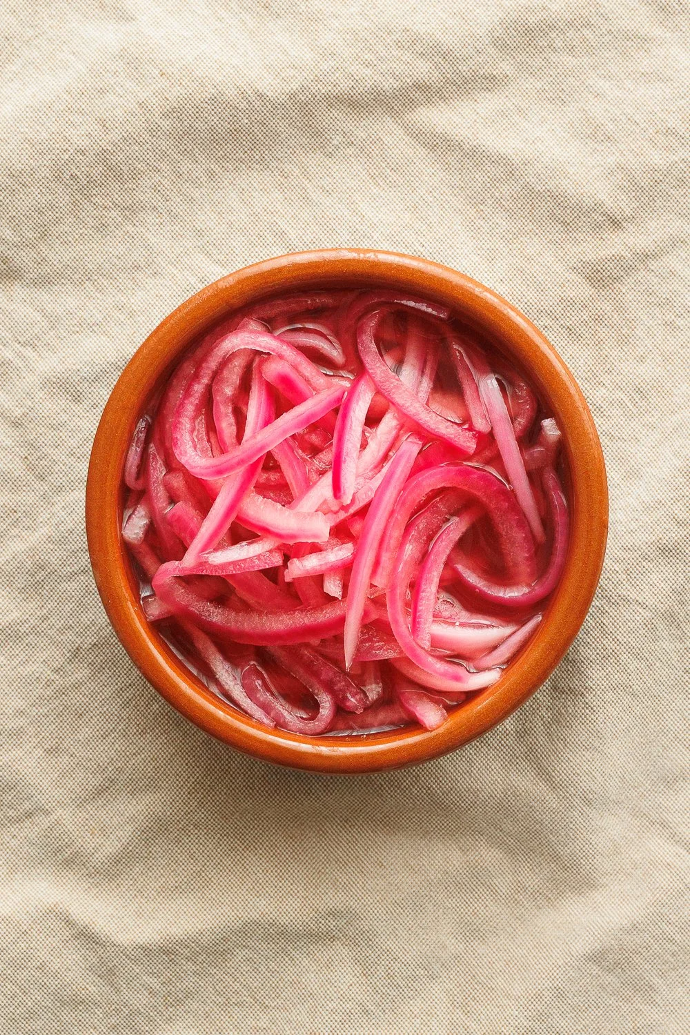 Oignons rouges marinés — Vert Couleur Persil