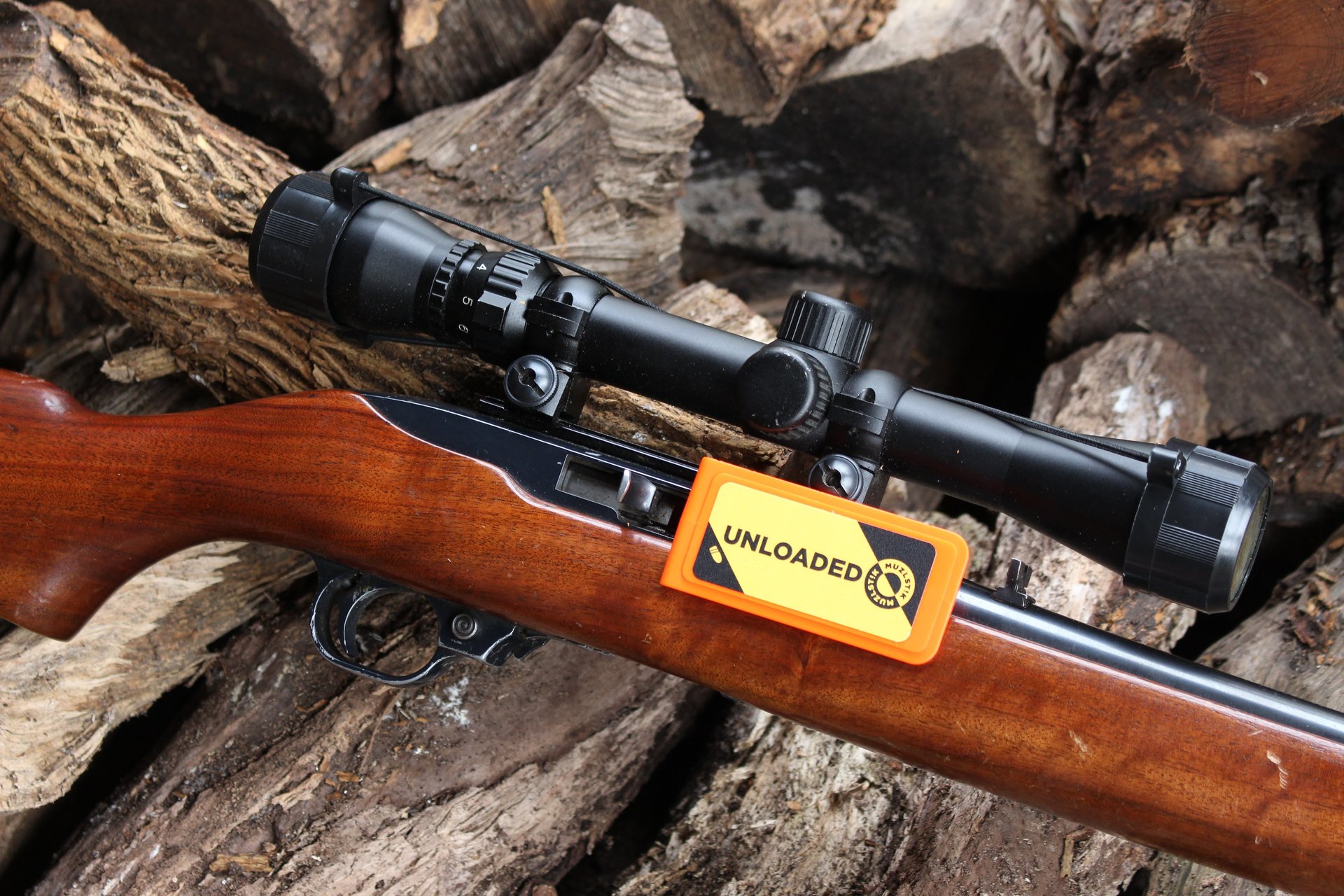 Bold, bright chamber flags that clearly identify the status of your firearm