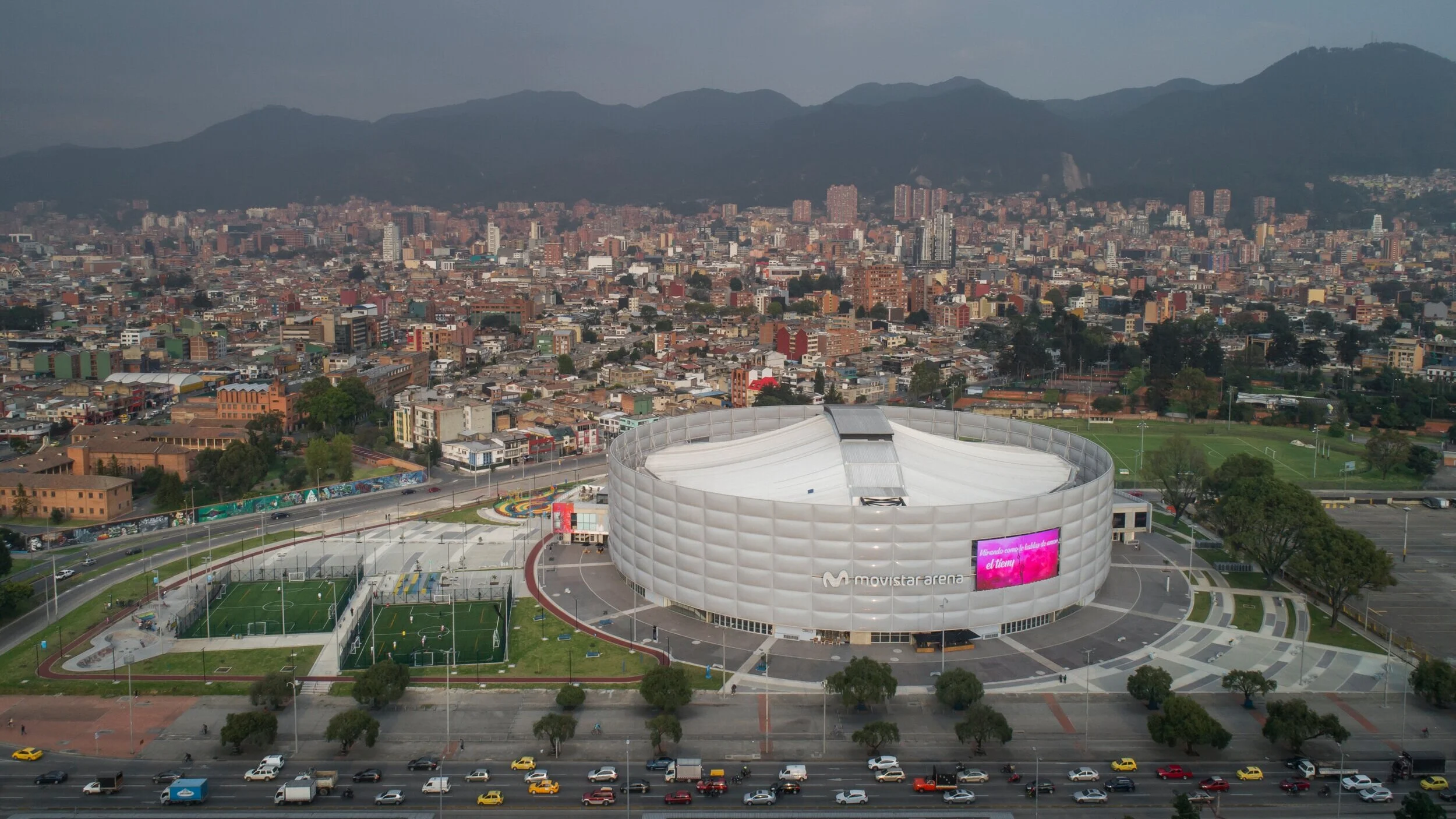 Movistar Arena — Contexto Urbano