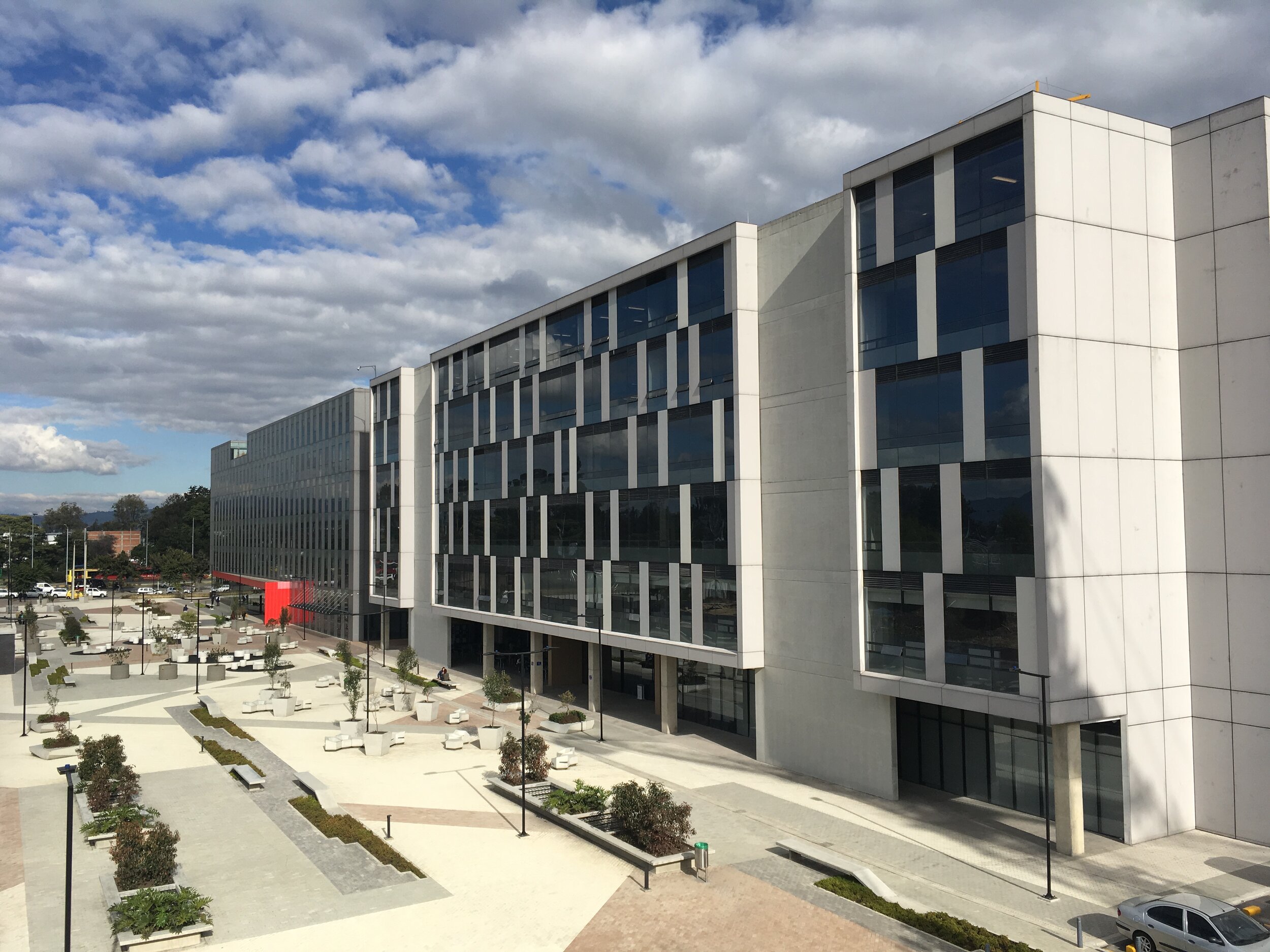 Oficinas Avianca - Buro 25 — Contexto Urbano