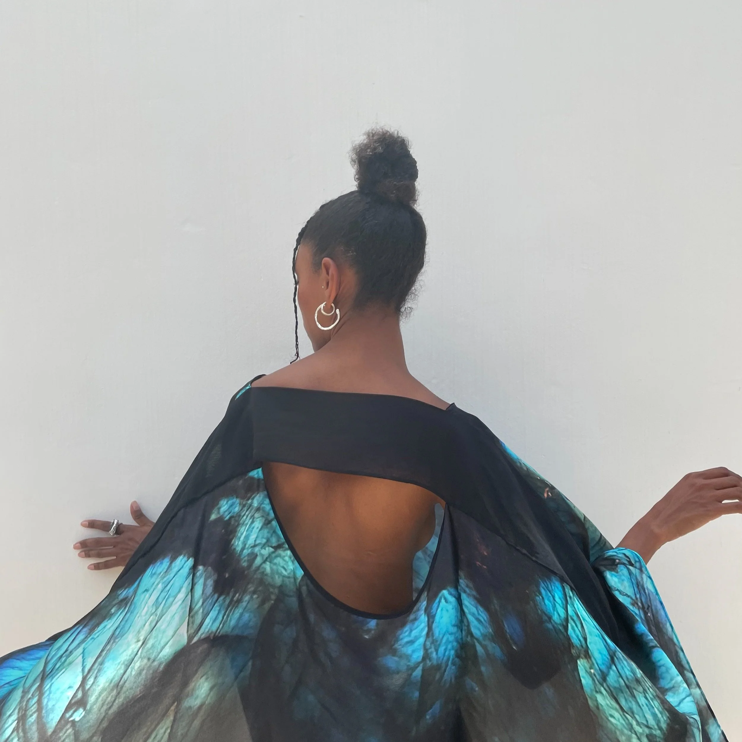 LARGE HOOP — JAYNE FOWLER