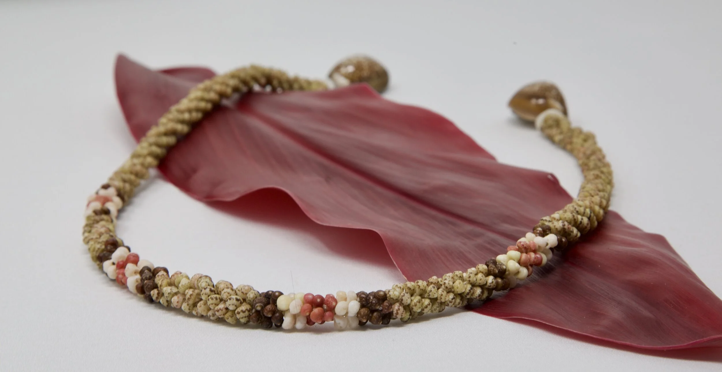 Ni'ihau Lei — Hawaiian Trading Post circa 1985