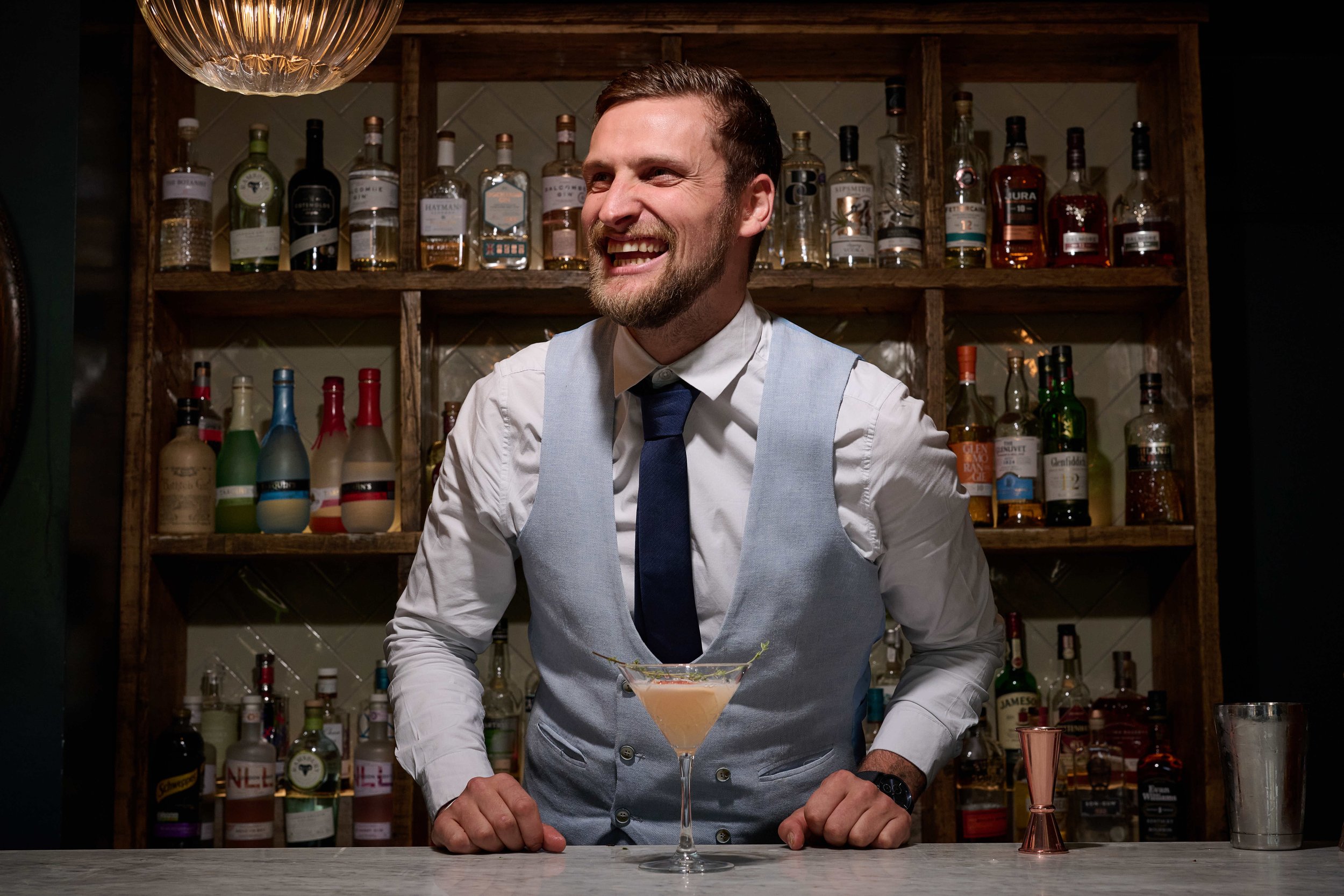 Book Now - The Waverley Inn Restaurant & Bar in Weybridge, Surrey