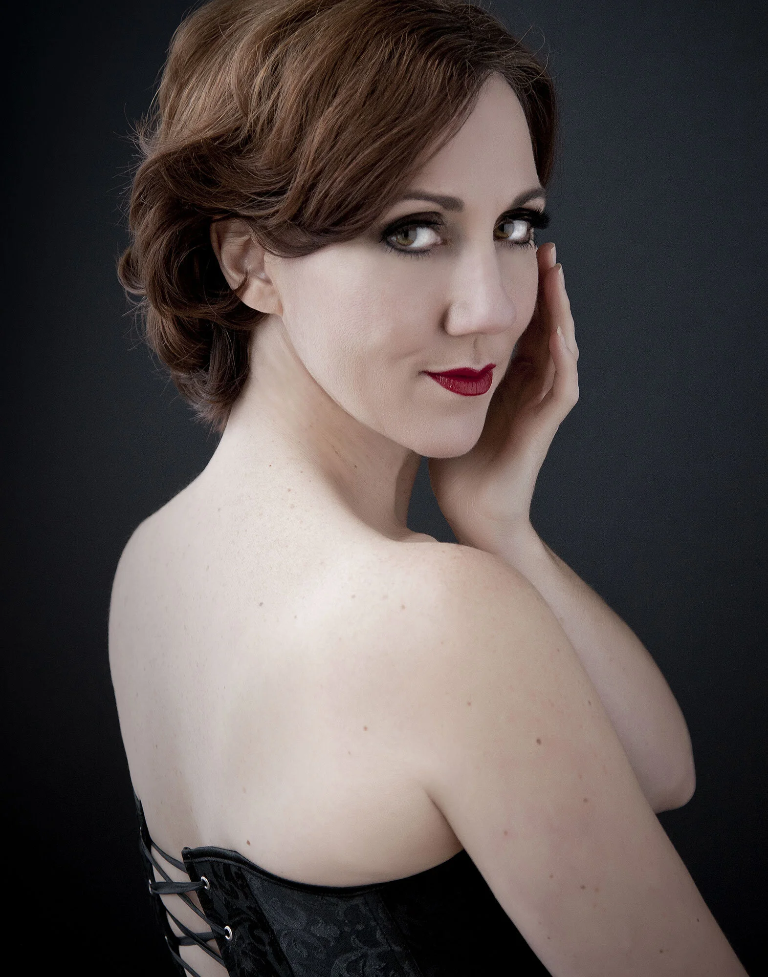 Studio beauty session with a vintage vibe — Bernstein Portrait ...