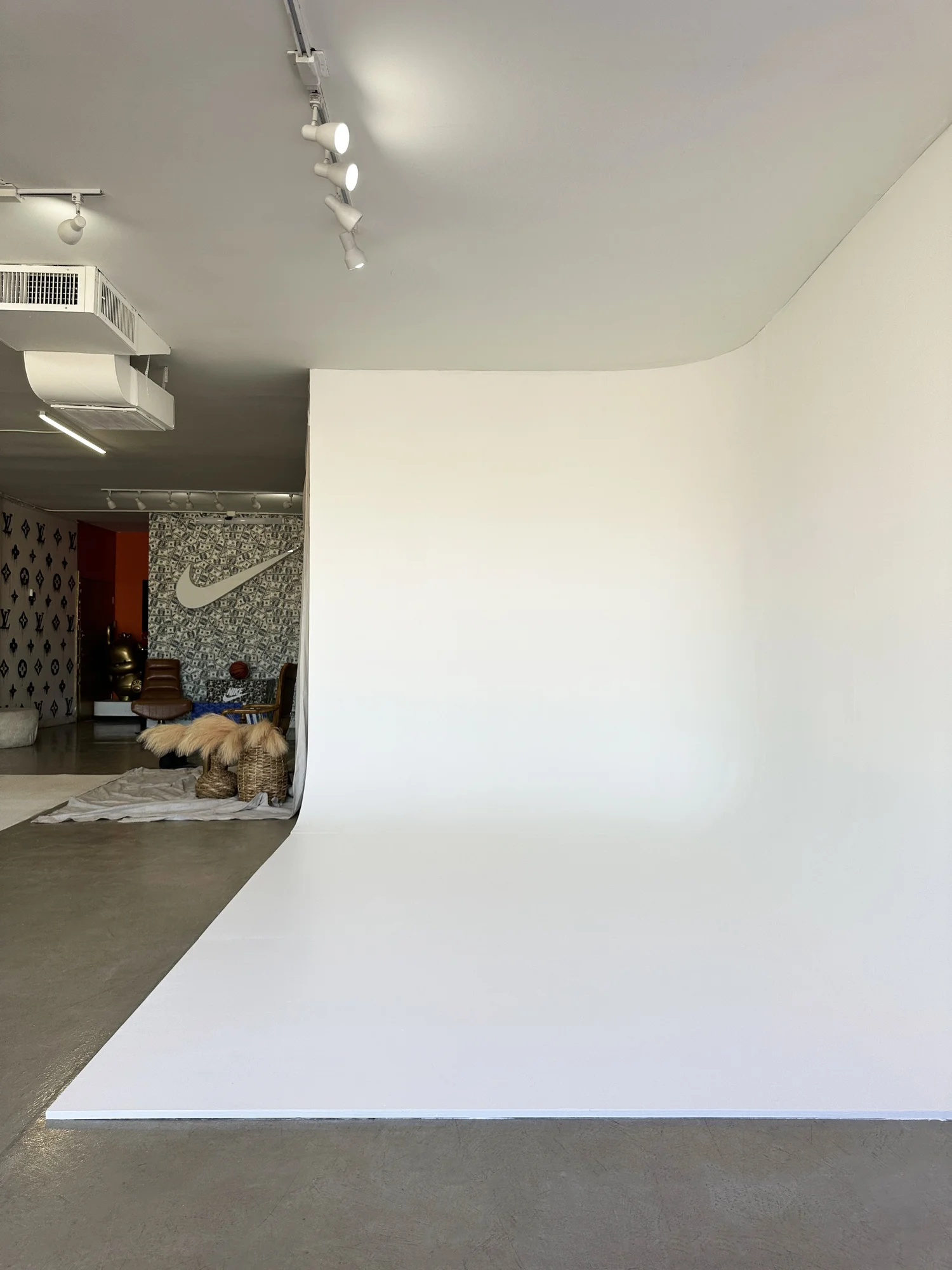 YELLOW the Photo Studio