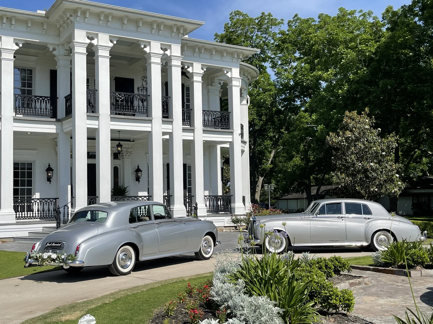 Royal Coach Classic Limousines