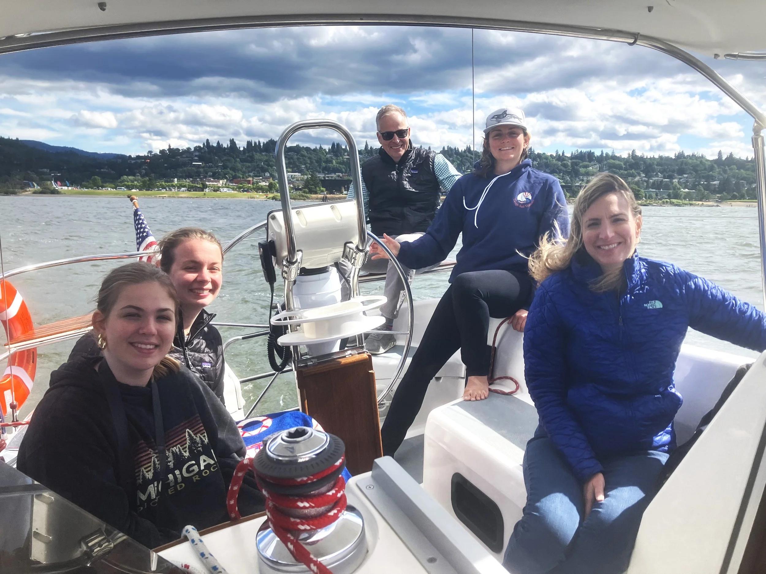 Book a Columbia River Sailing Tour | Hood River Boat Tour — Gorge Sail ...
