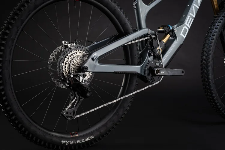 Highlander II Carbon Trail Bike | Deviate Cycles — Deviate Cycles ...