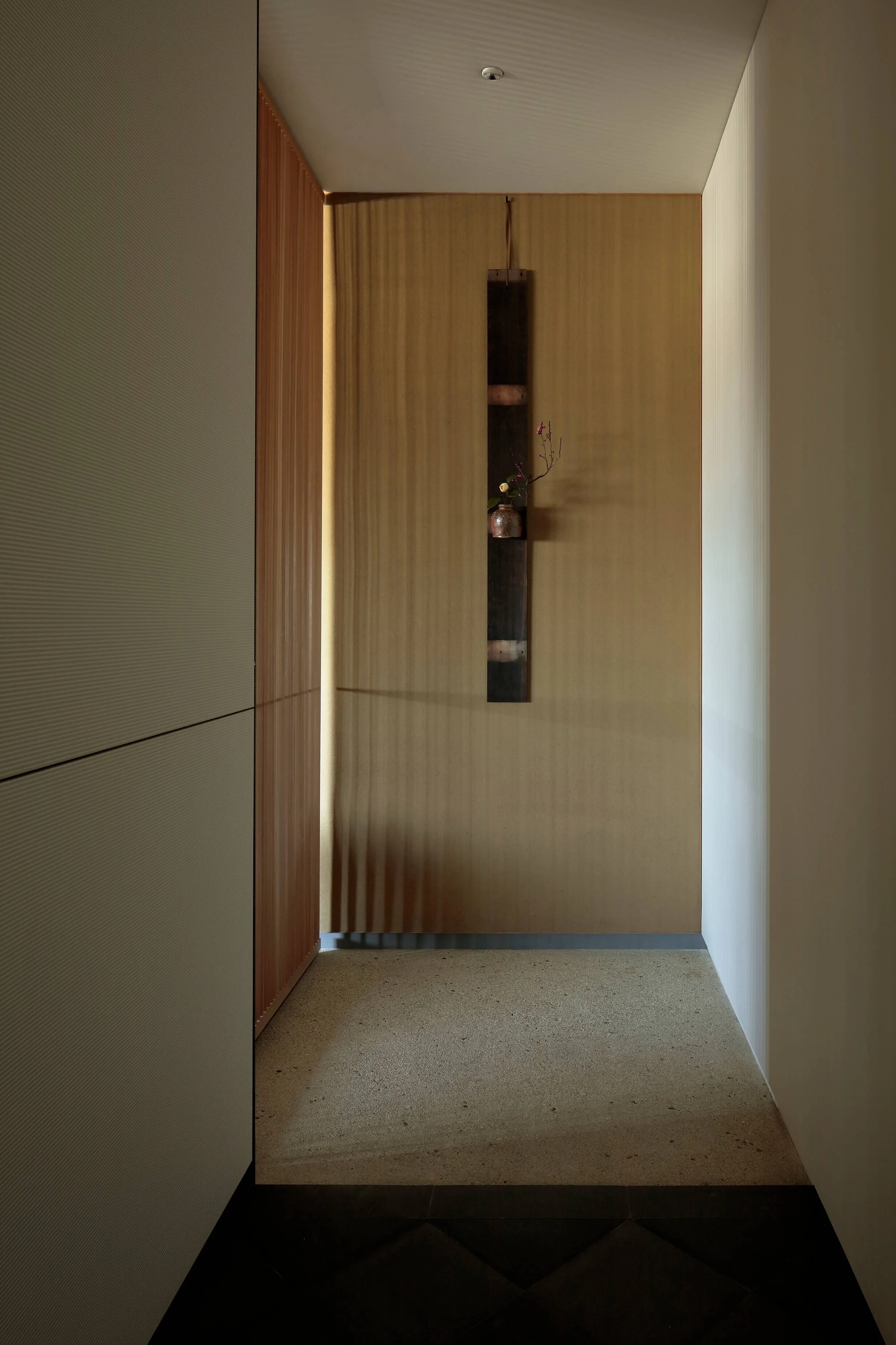 NTV PROJECT by Tomoyuki Sakakida Architect — IDREIT® | interior design ...