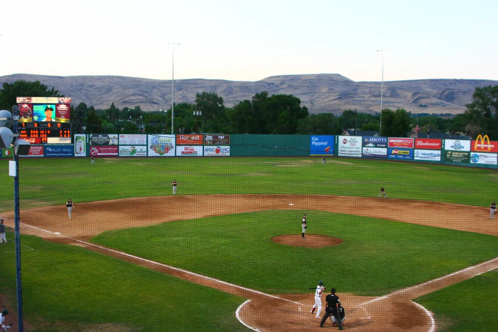 Elks Fall Victim to Yakima Valley Sweep — Bend Elks Baseball Club