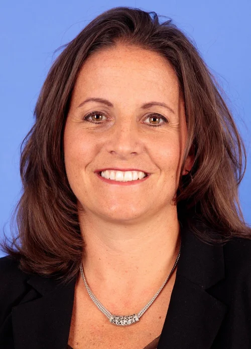 Jennifer Rizzotti — CT Women’s Hall of Fame
