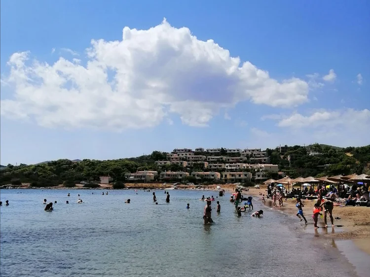 5 παραλίες στην Αθήνα για τα μπάνια του Σαββατοκύριακου — FollowGeorge ...
