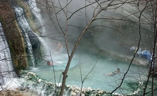 Τα 8 καλύτερα ιαματικά λουτρά της Ελλάδας θεραπεύουν ψυχή και σώμα ...