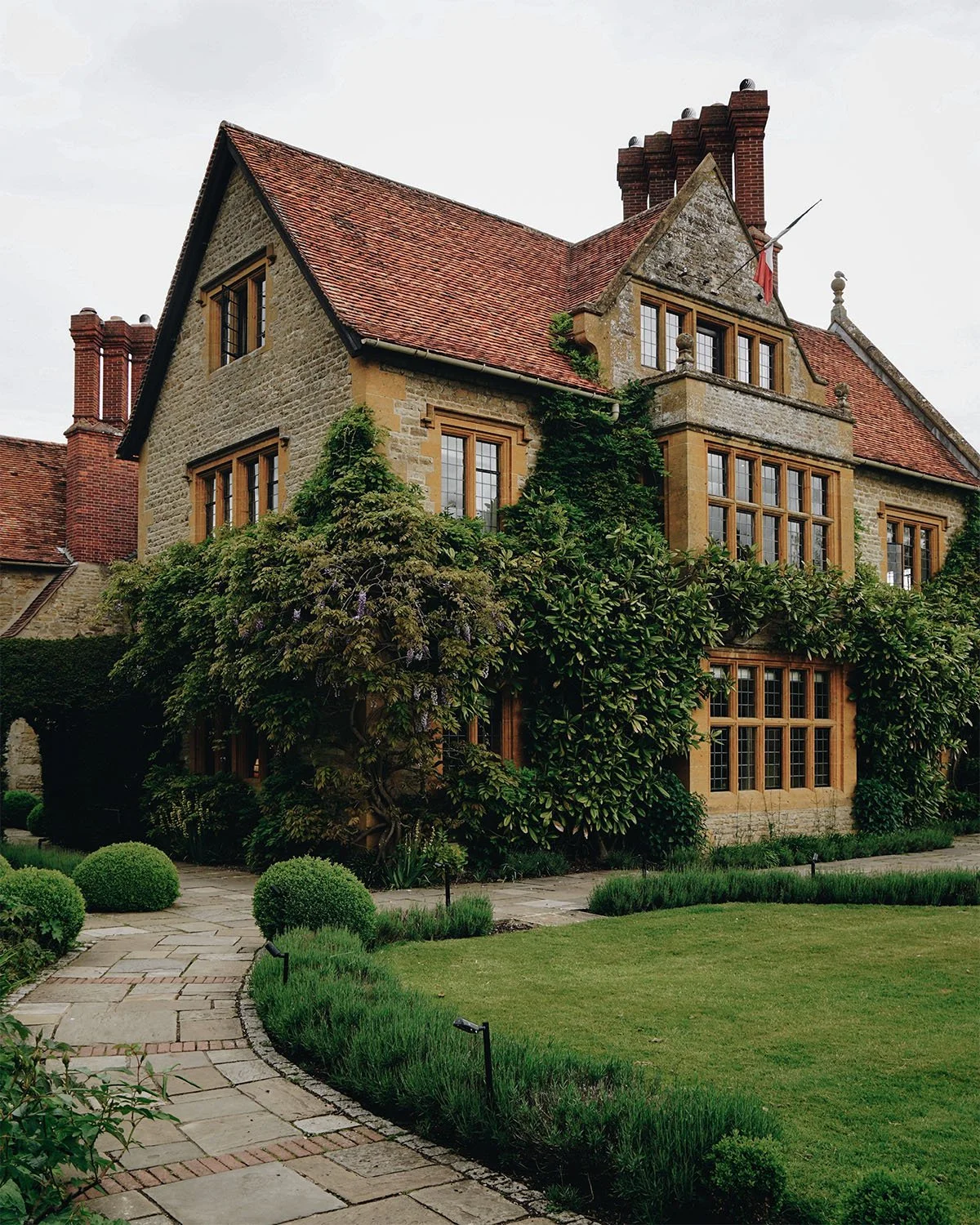 CHECKING IN: LE MANOIR AUX QUAT’SAISONS, A BELMOND HOTEL — The ...