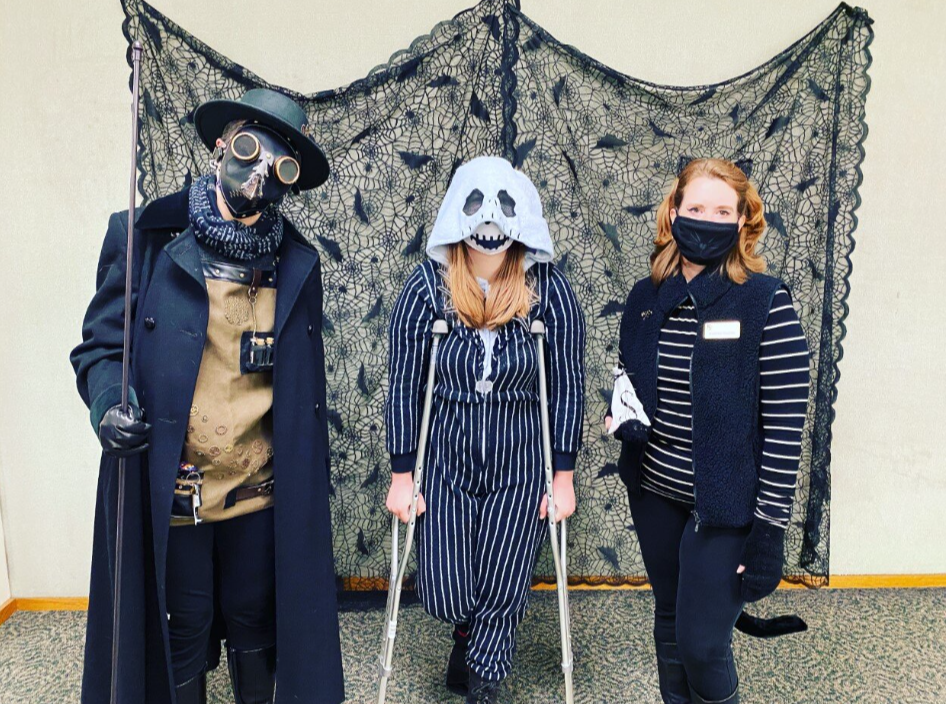 Snowden Library Costume Contest — Lycourier Newspaper