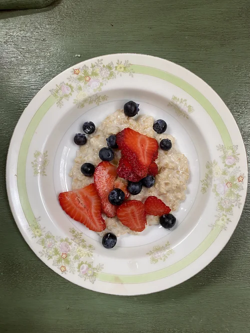 Old-Fashioned Oatmeal — The Away Cafe