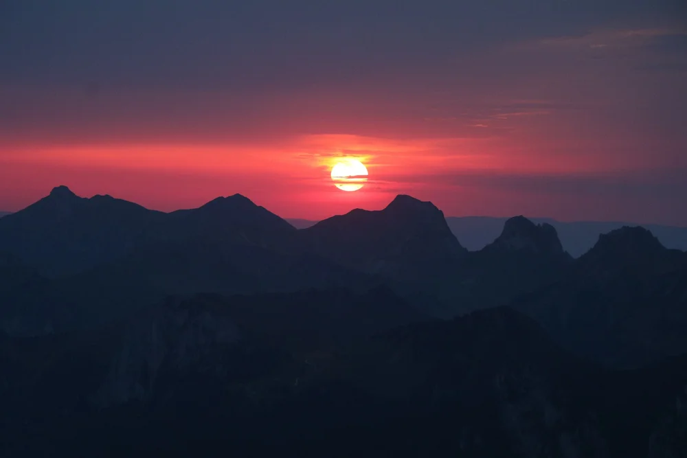 Sunset from Niesen Kulm — Iain Walks