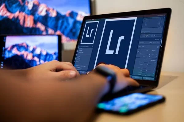 Photoshop o Lightroom ¿Cuál es mejor para fotografía?