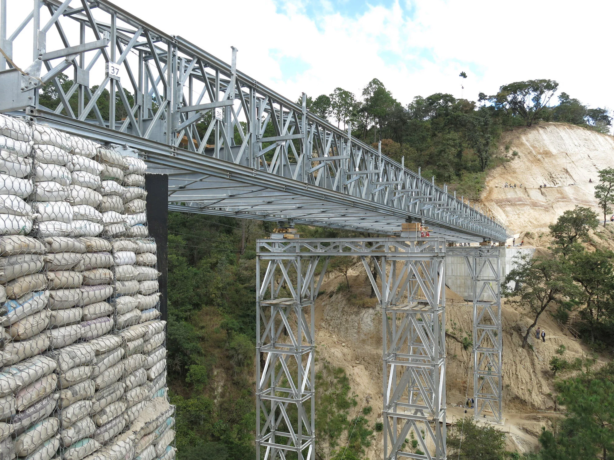 88-metre multi-span junction panel bridge in Guatemala — Waagner Biro ...