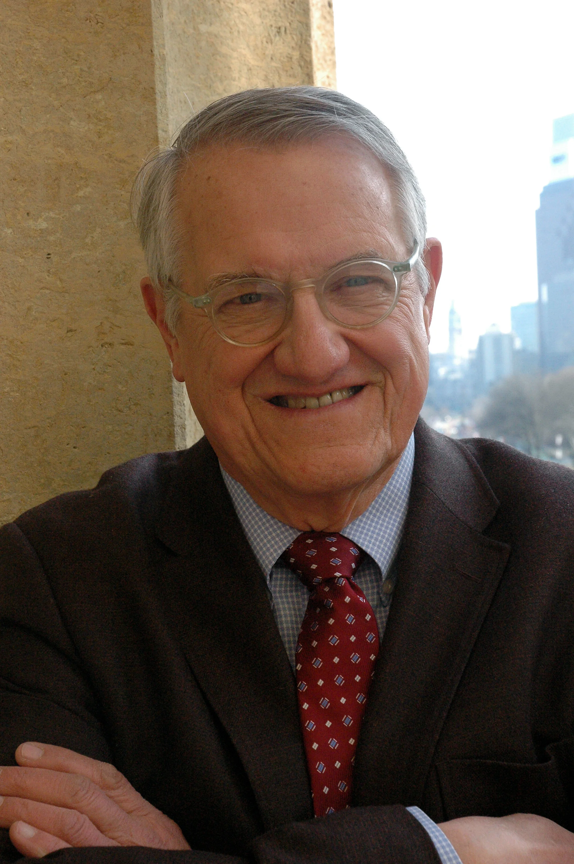 Biography — Larry E. Tise