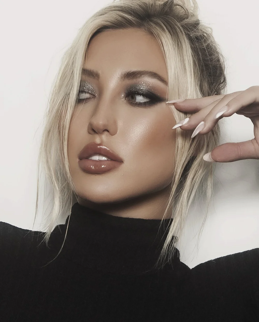 All Content: An interview with Stefanie Gurzanski — BODE Magazine