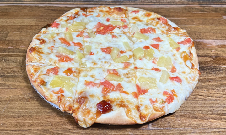 Hawaiian Pizza at Edwardo’s: Sweet, Savory & Bold
