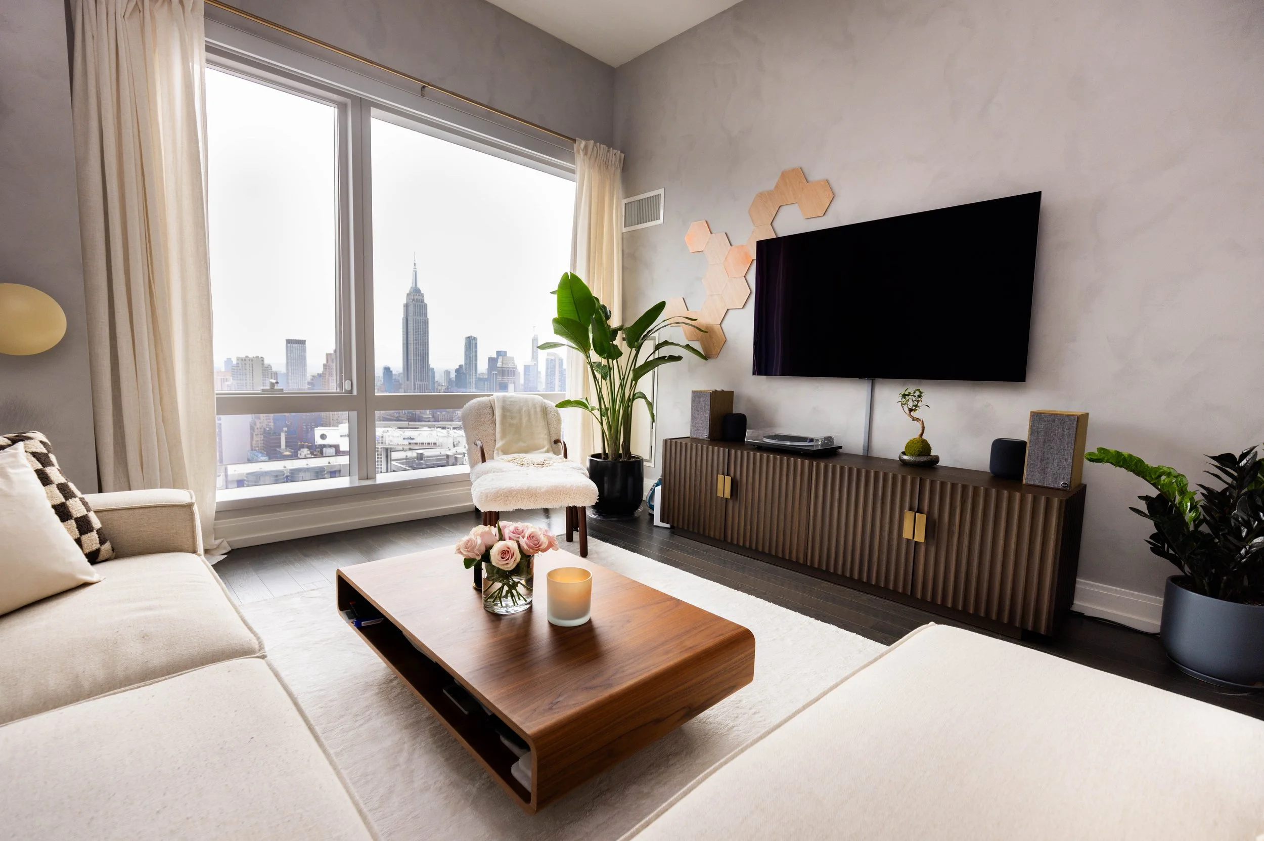 Modern Hudson Yards Apartment by The LaBombard Group Interior Designers ...
