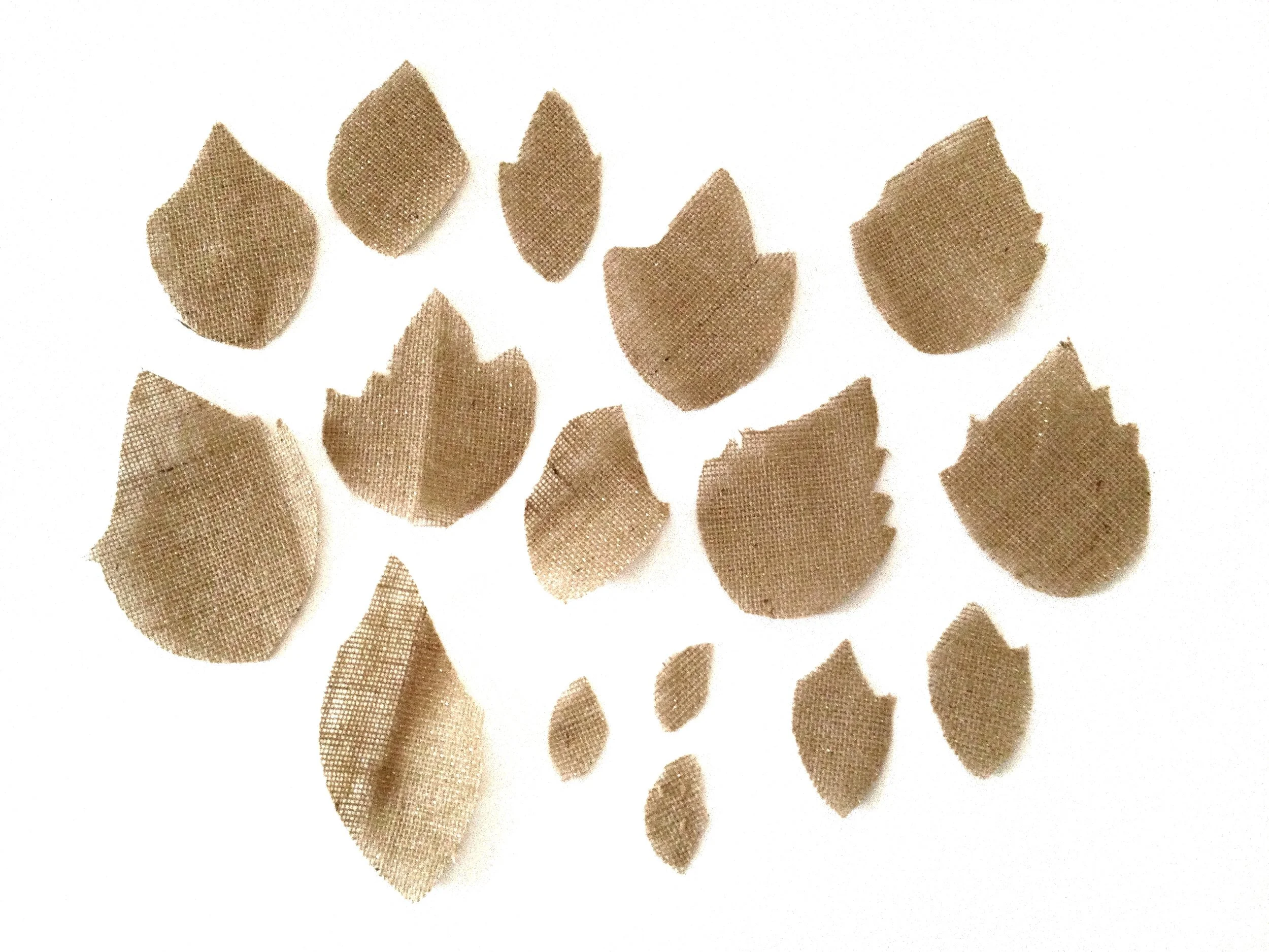 Free Burlap Flower Tutorial – Easy DIY Rustic Holiday Decor — Sew Cute ...