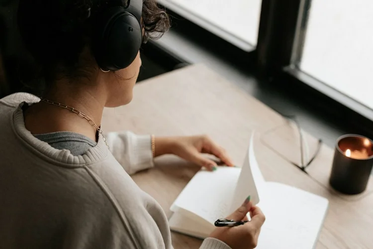 23 Daily Intentions to Help You Focus & Thrive