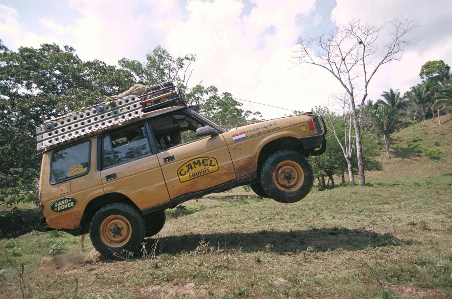 The Camel Trophy was the world's greatest driving adventure — Detour