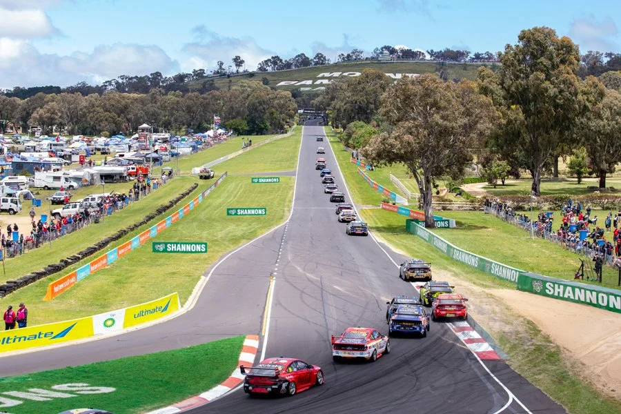 Home to the legendary Bathurst 1000 race, the Mount Panorama circuit in ...