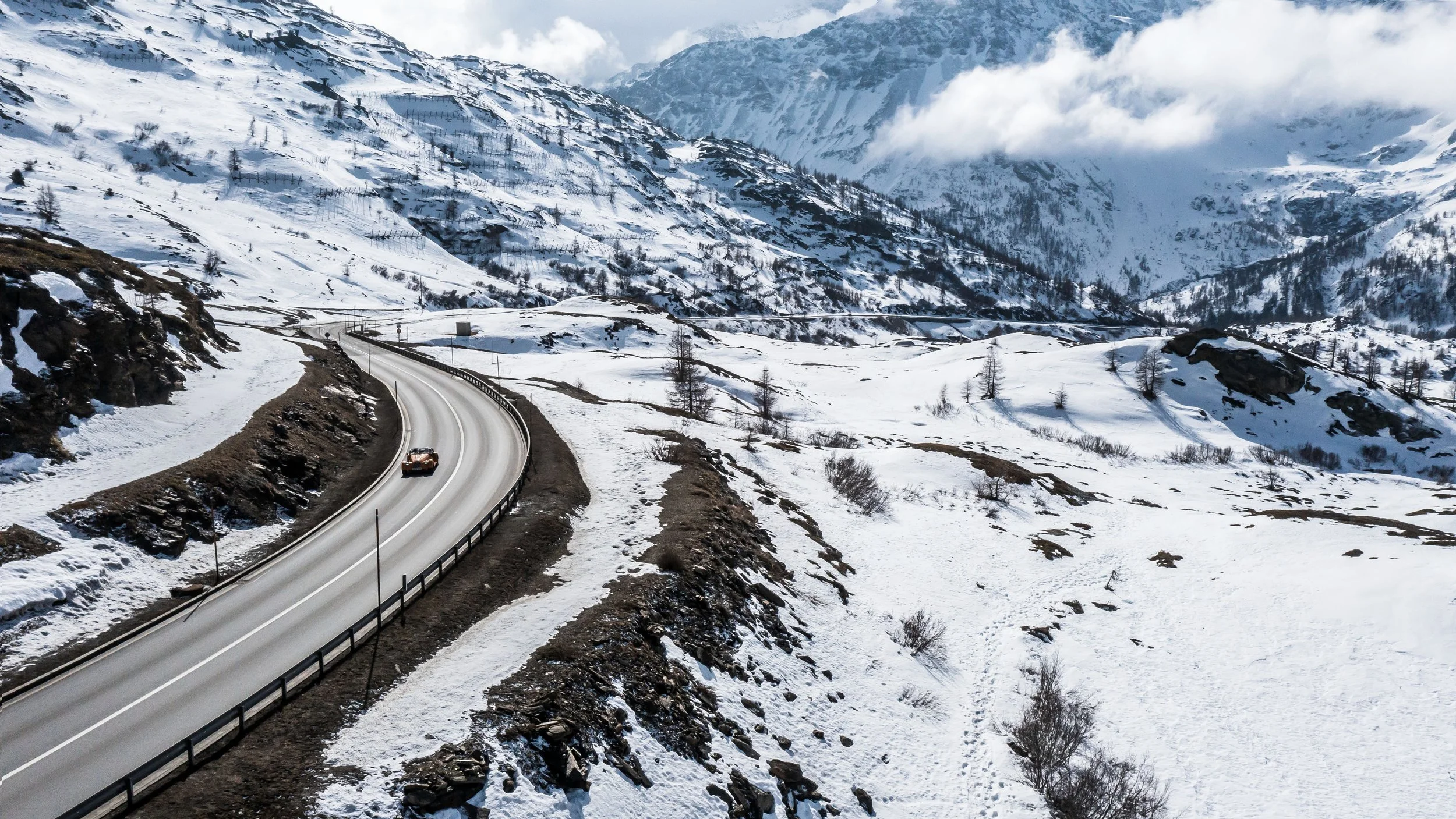 5 Swiss mountain passes you can enjoy all year round — Detour