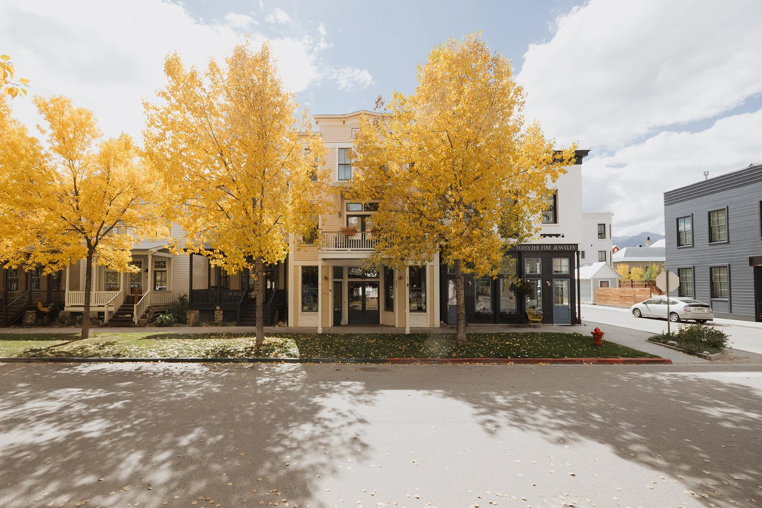 902 S Main | South Main