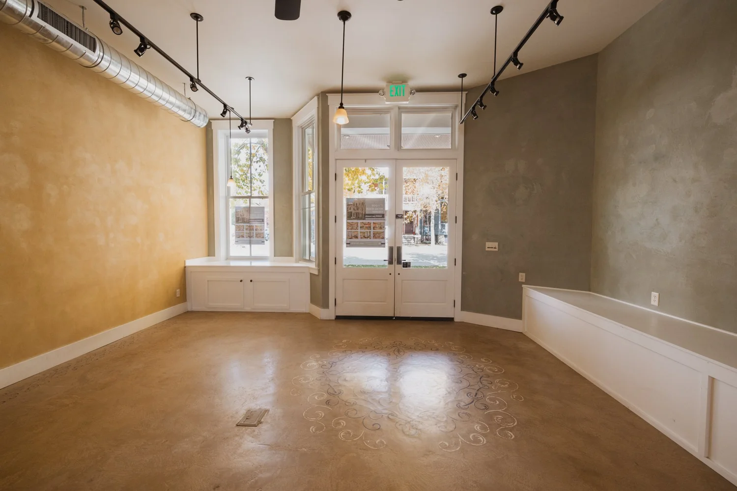 902 S Main | South Main