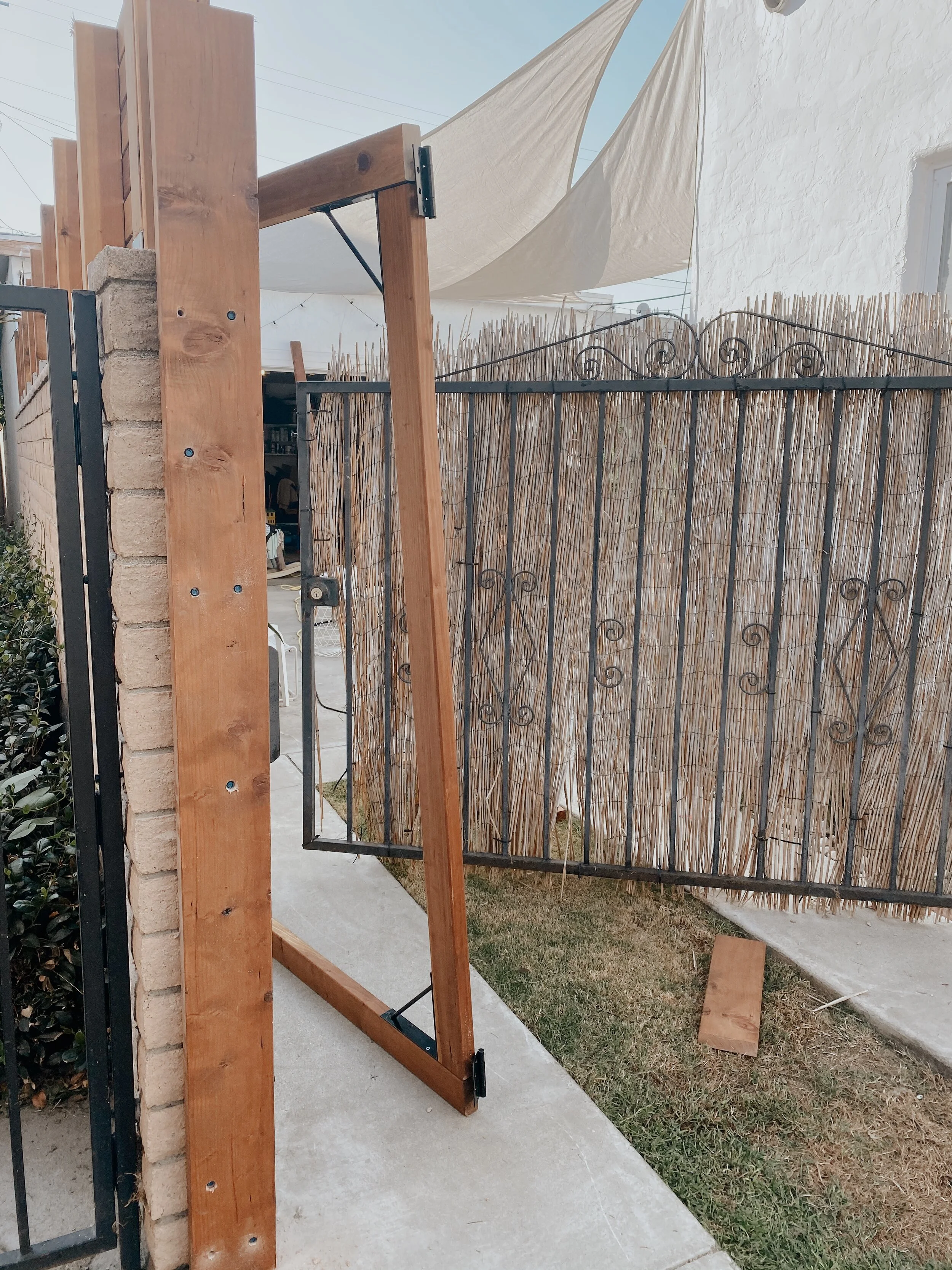 DIY: How To Build a Modern Wood Gate — Blanco Bungalow