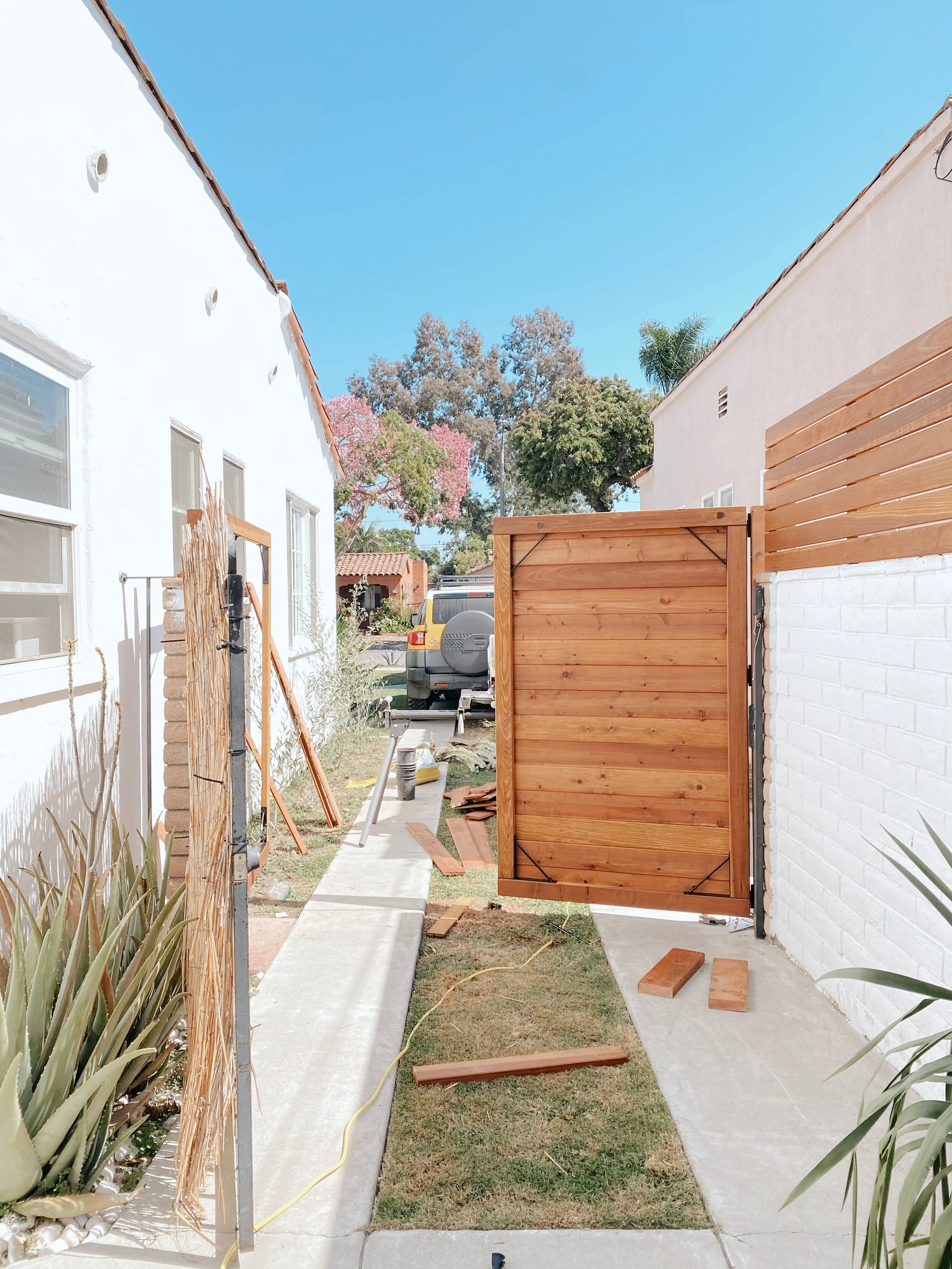 DIY: How To Build a Modern Wood Gate — Blanco Bungalow