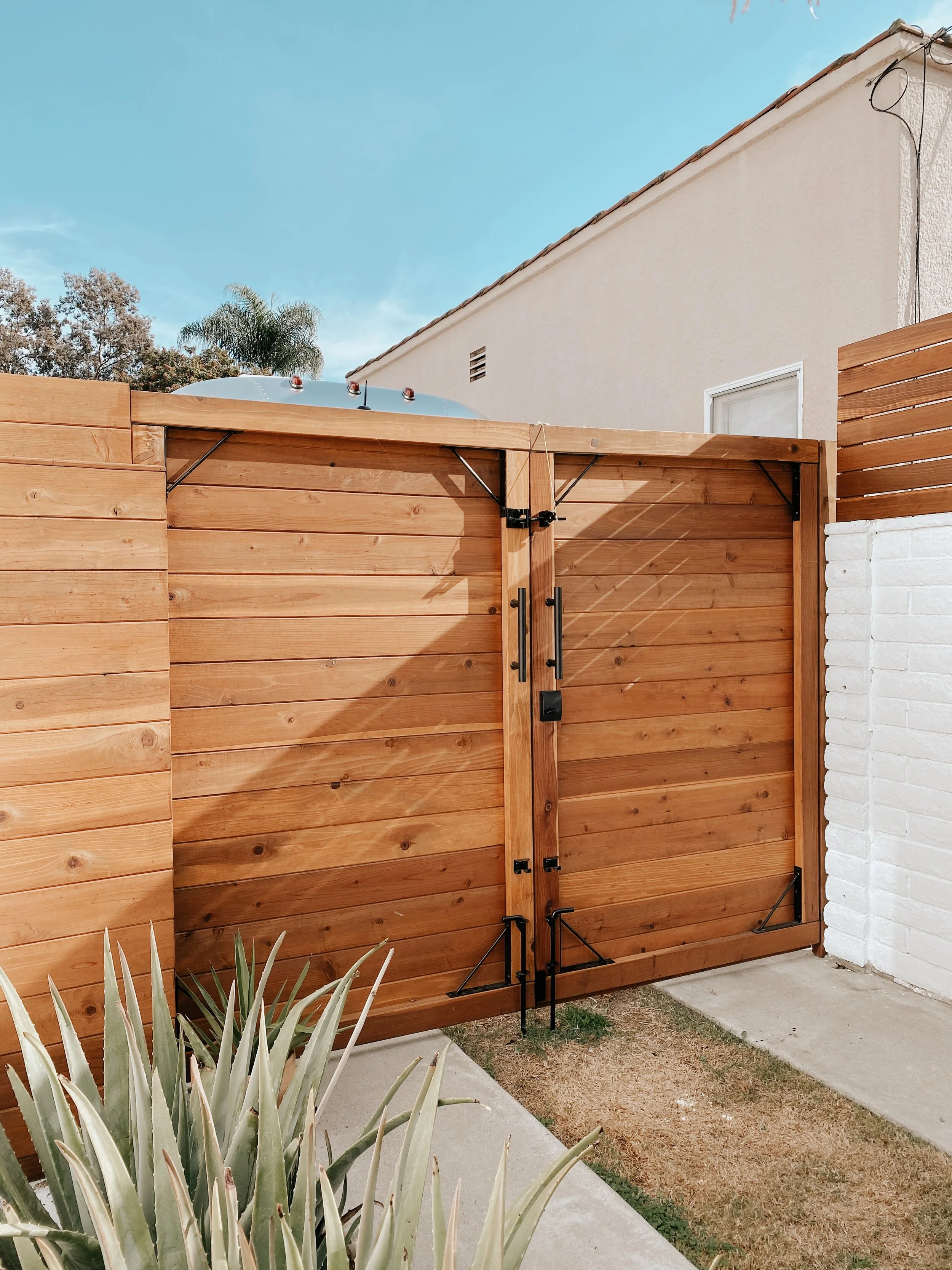 DIY: How To Build a Modern Wood Gate — Blanco Bungalow