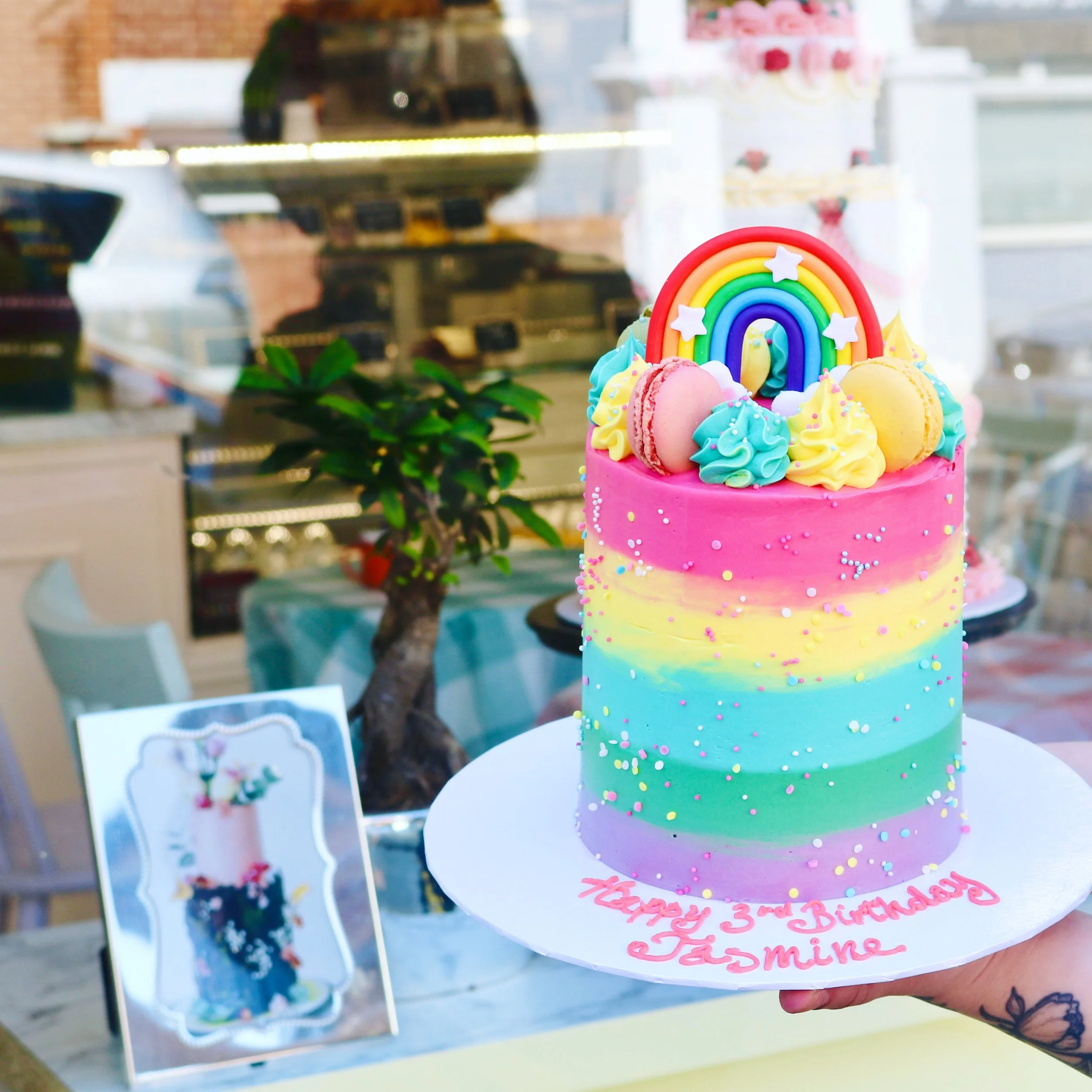 Birthday Cakes | Wedding Cakes | Occasion Cakes