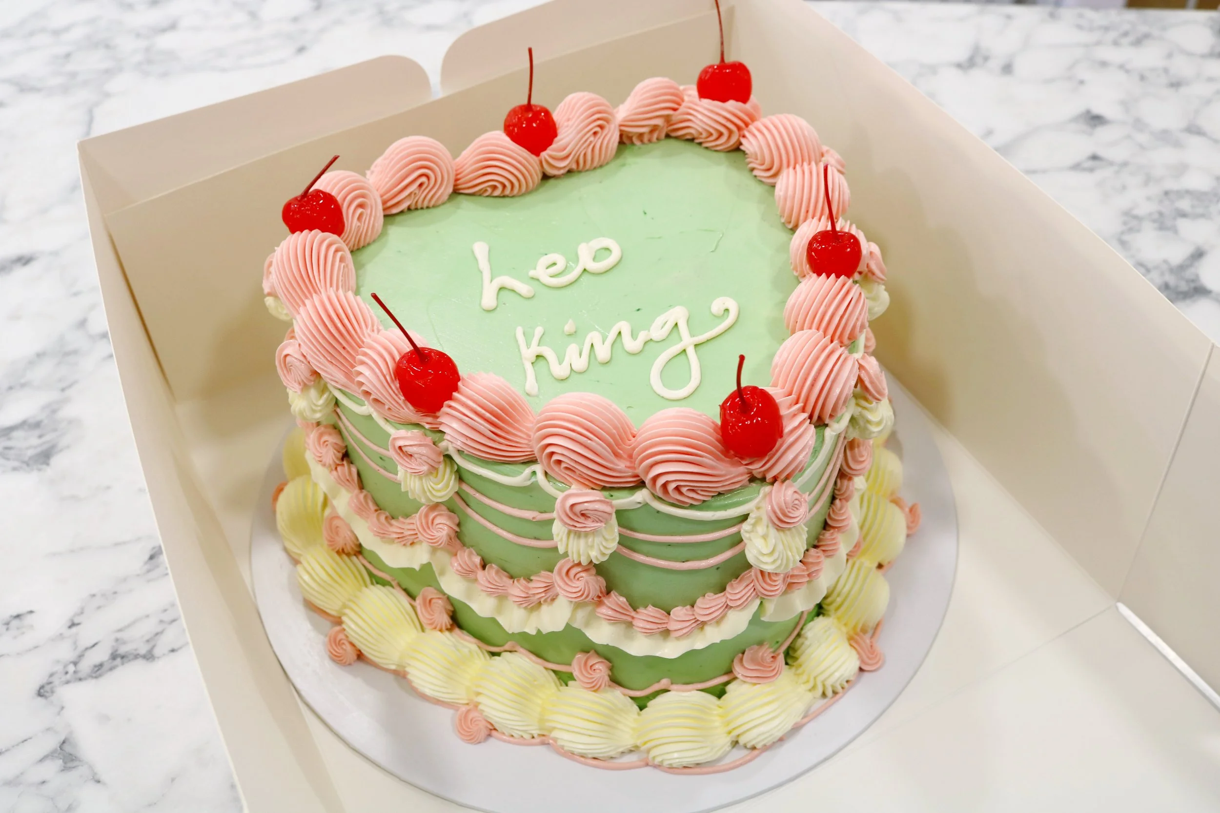 Ribbon Cuteness | Vintage Cake | London | Em Cakes