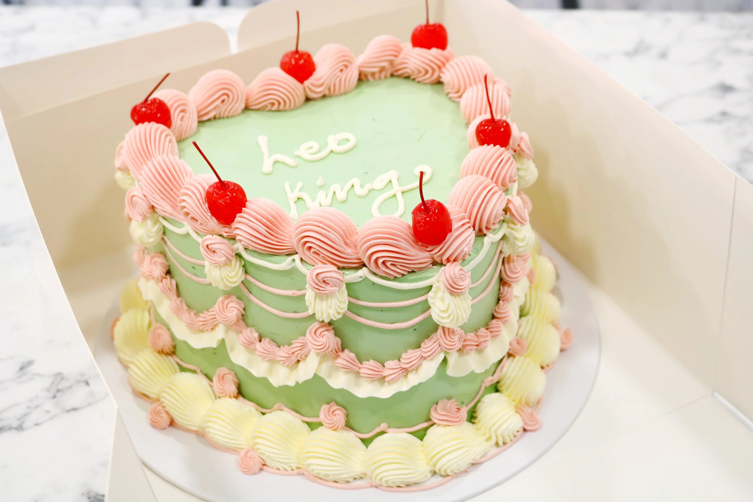 Vintage Heart Cake In Hamsptead London | Em Cakes