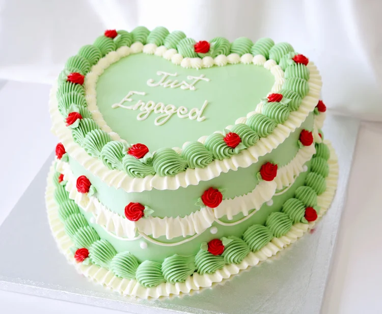 Tiered Vintage Cake | Ribbon Cake | Em Cakes