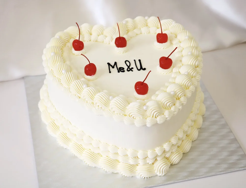 Cerise | Vintage Cake | Wedding Cake | Em Cakes