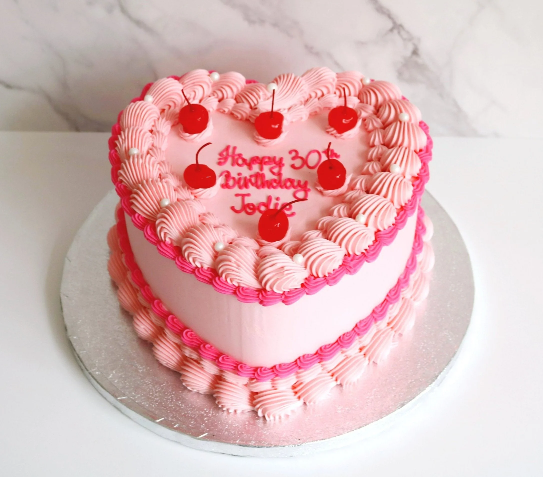 Adorable Vintage Heart Cake London | Em Cakes