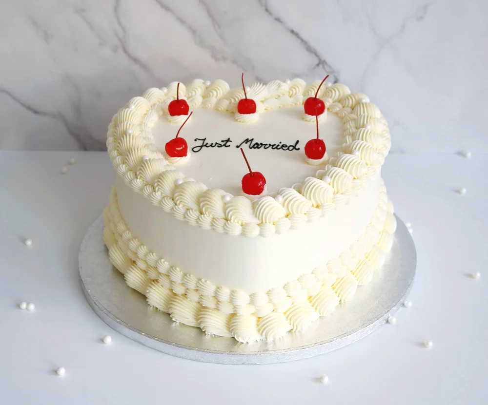 Cerise | Vintage Cake | Wedding Cake | Em Cakes