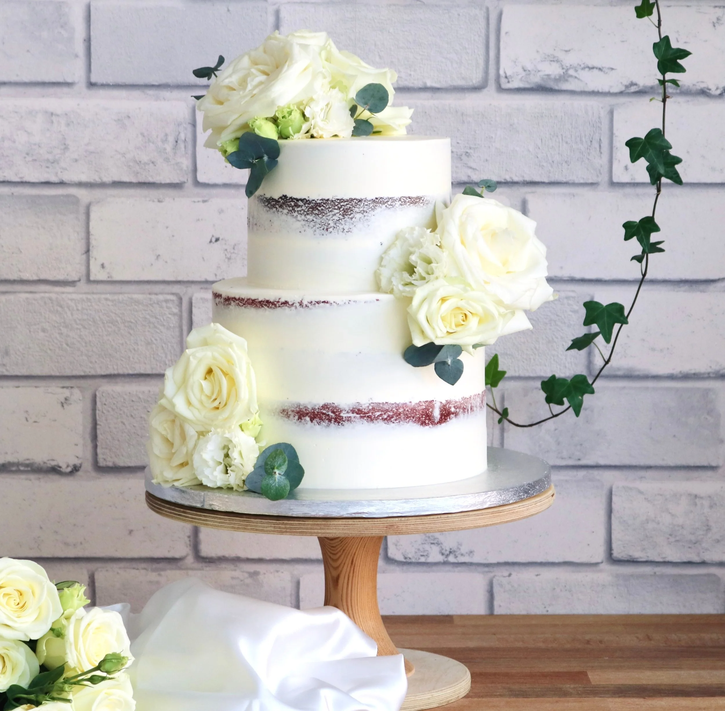Wedding Cake London | Aspen Cake | Em Cakes