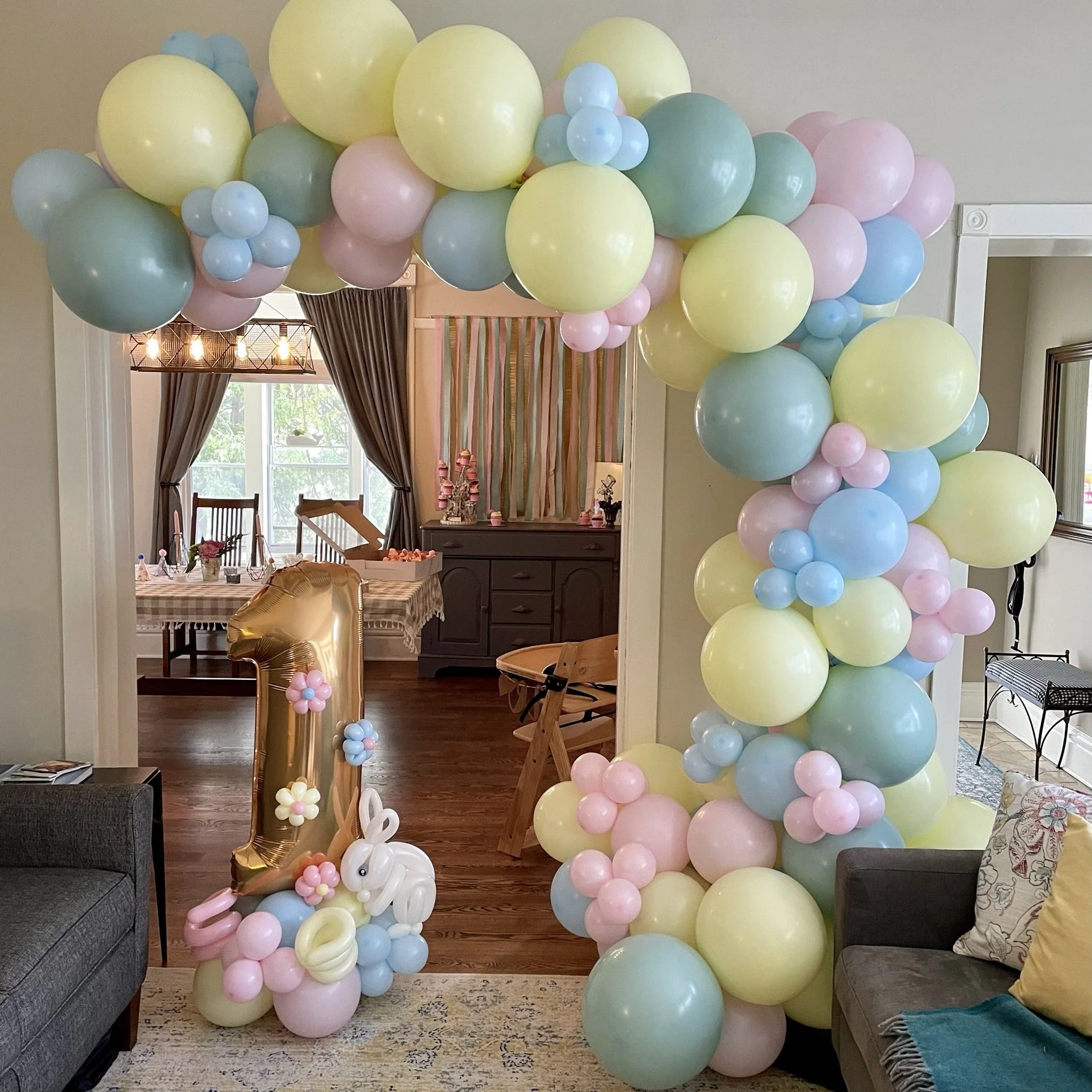 Demi Arch — Lauralloons