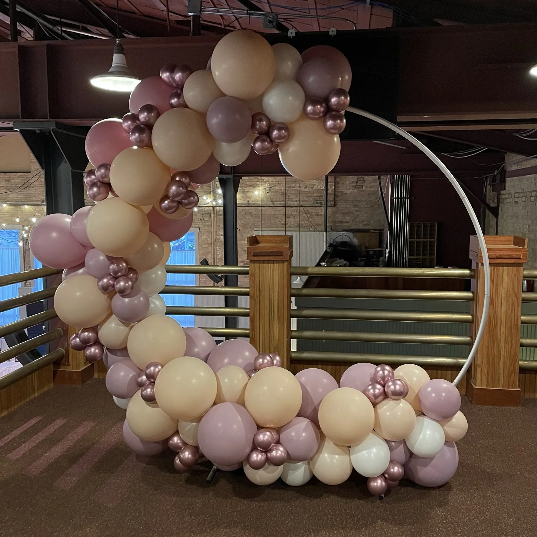 Circle Arch — Lauralloons