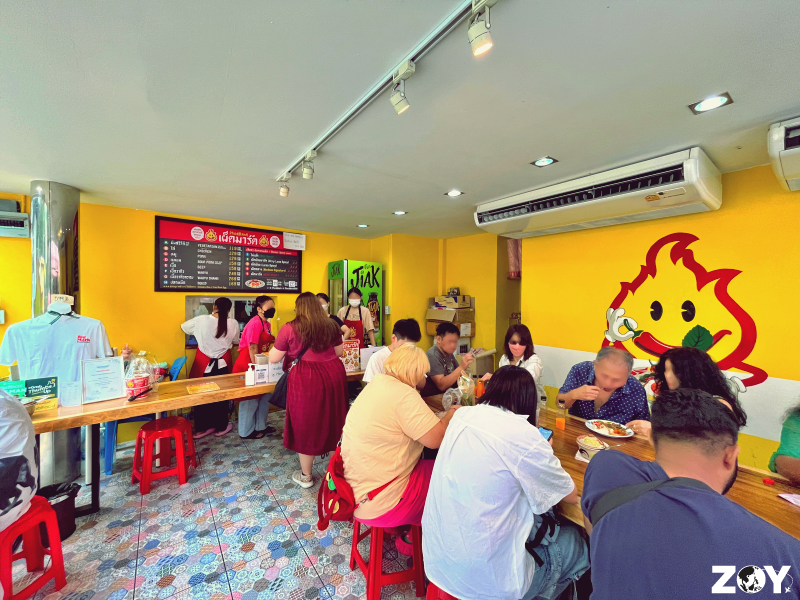 Phed Mark: The Pad Krapow (Holy Basil Stir-Fry) Spot in Bangkok ...